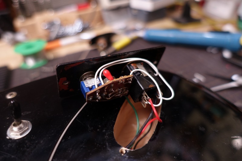 こいち時間 -koichizikan-: 「ESP SE-BLASTER（再配線・取付）」